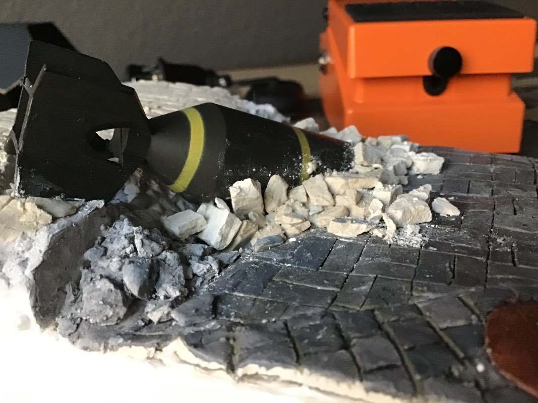 1:35th scale Bomb dud in Cologne 1945 - MODELING - U.S. Militaria Forum