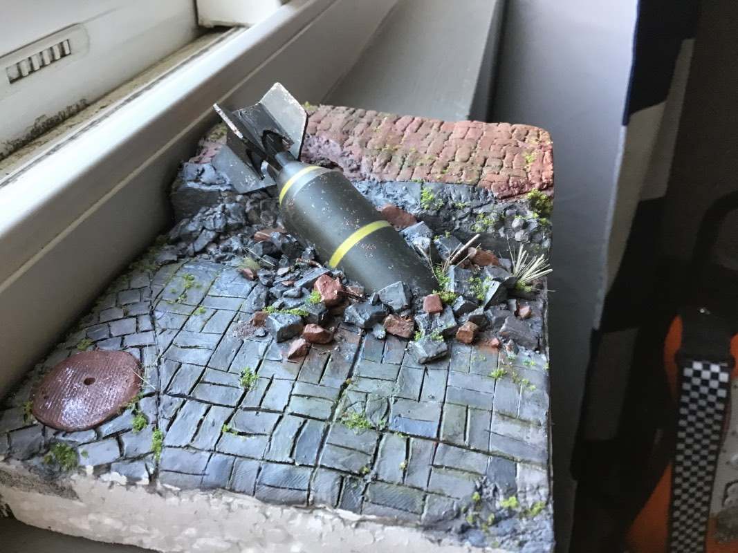 1:35th scale Bomb dud in Cologne 1945 - MODELING - U.S. Militaria Forum