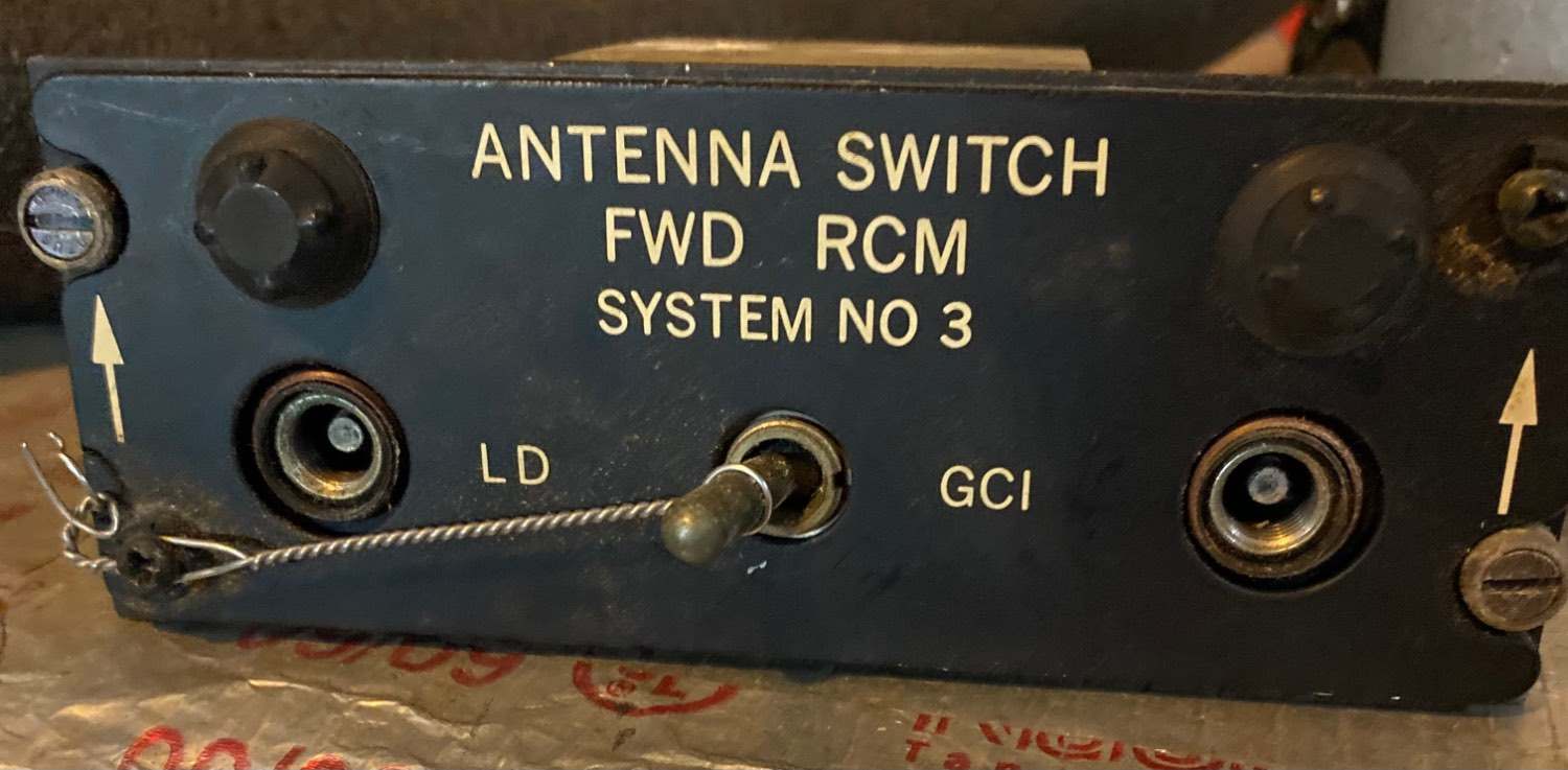 ID this antenna control panel - MILITARY AIRCRAFT & AVIATION - U.S ...