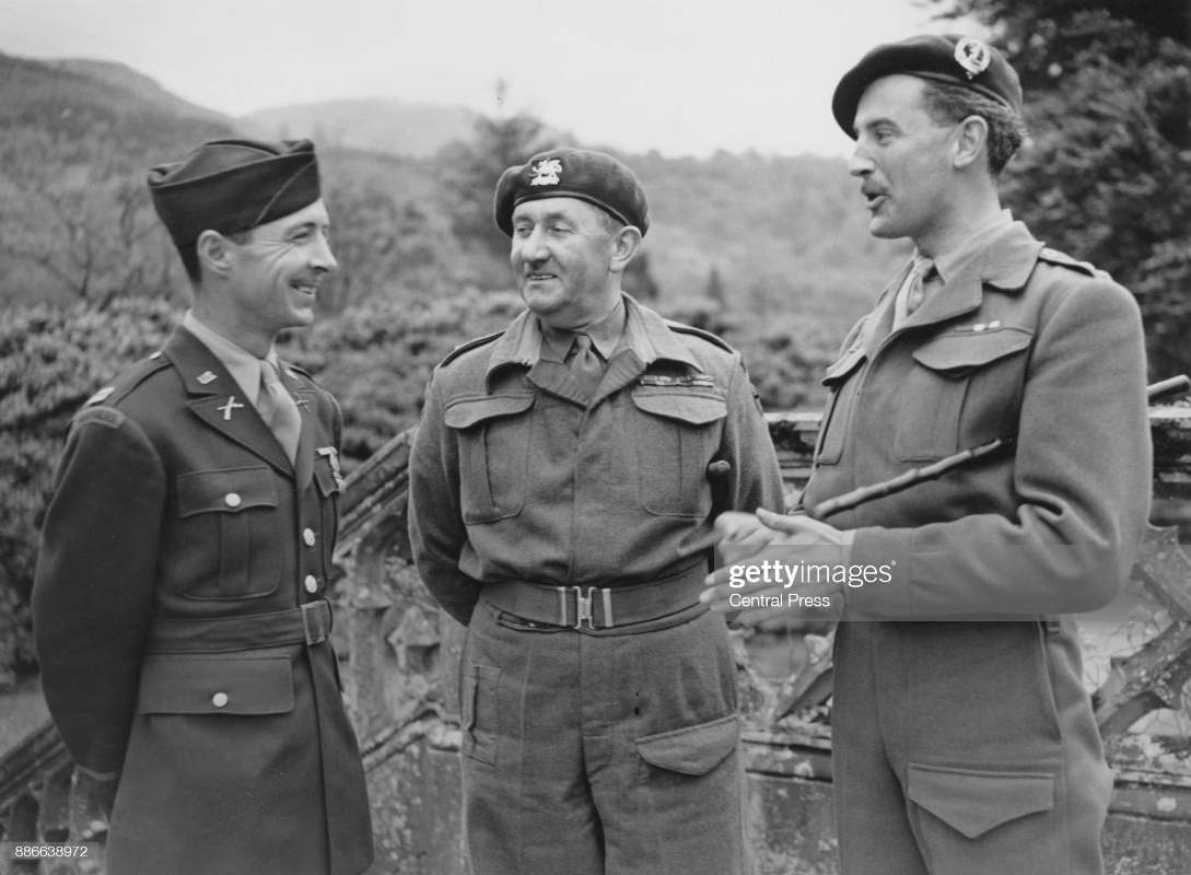 Patches in action: Photos of SSI being worn by the troops. - Page 253 ...