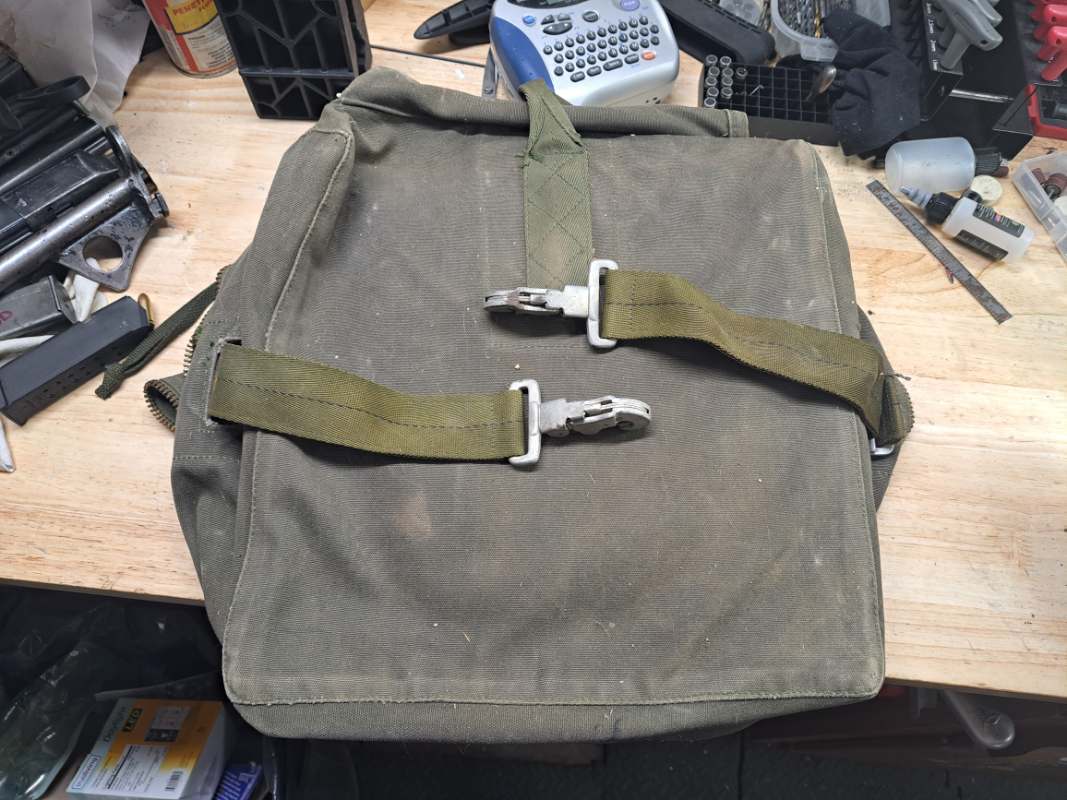 Army Aviation survival kits and sleeping bags - SURVIVAL GEAR - U.S ...