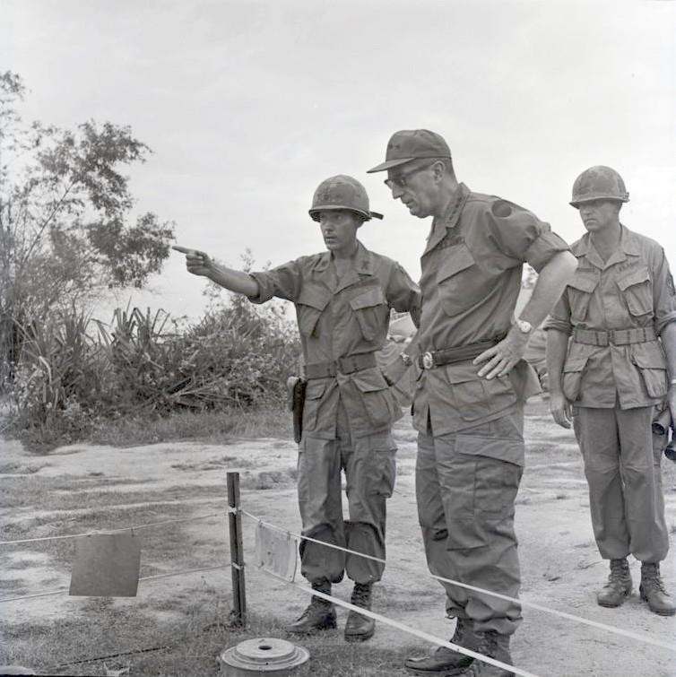 Patches in action: Photos of SSI being worn by the troops. - Page 264 ...