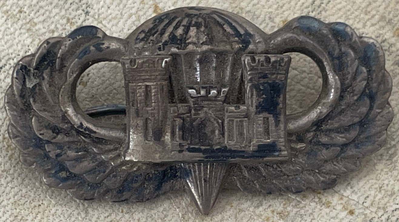 US Army Engineer turrented castle device on partrooper wing - AIRBORNE ...