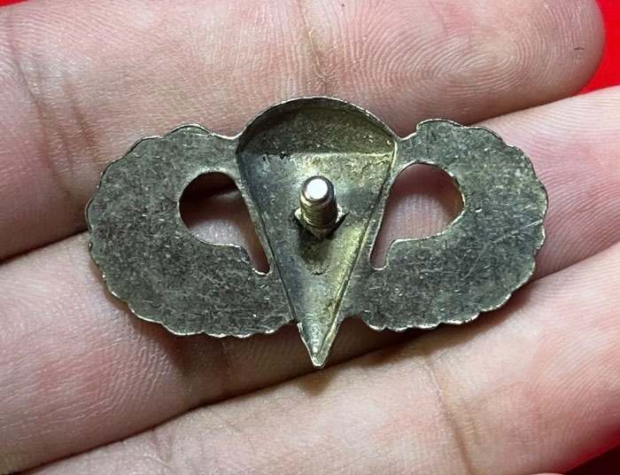 Screw Back Parachute Wings Maker - AIRBORNE, GLIDER TROOPS, PARATROOP ...