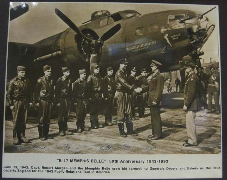 Picture of Memphis Belle crew after 25 missions - MILITARY AIRCRAFT ...