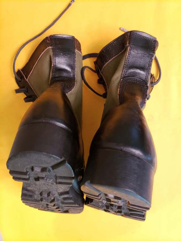 VERY RARE 1960 (4-60) DATED AND MARKED GENESCO MFG, U.S. JUNGLE BOOTS ...