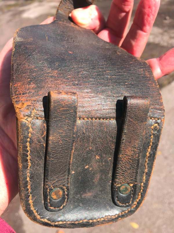 WW1 era?? Compass leather pouch Help - (1917-1919) WORLD WAR ONE ...