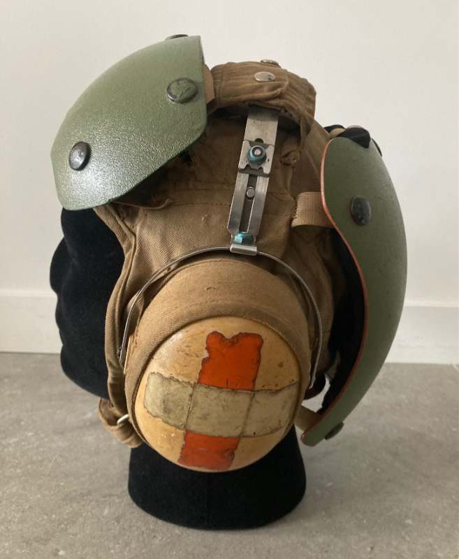 US Navy Flight Deck Helmet - GROUND CREW SPECIAL CLOTHING - U.S ...