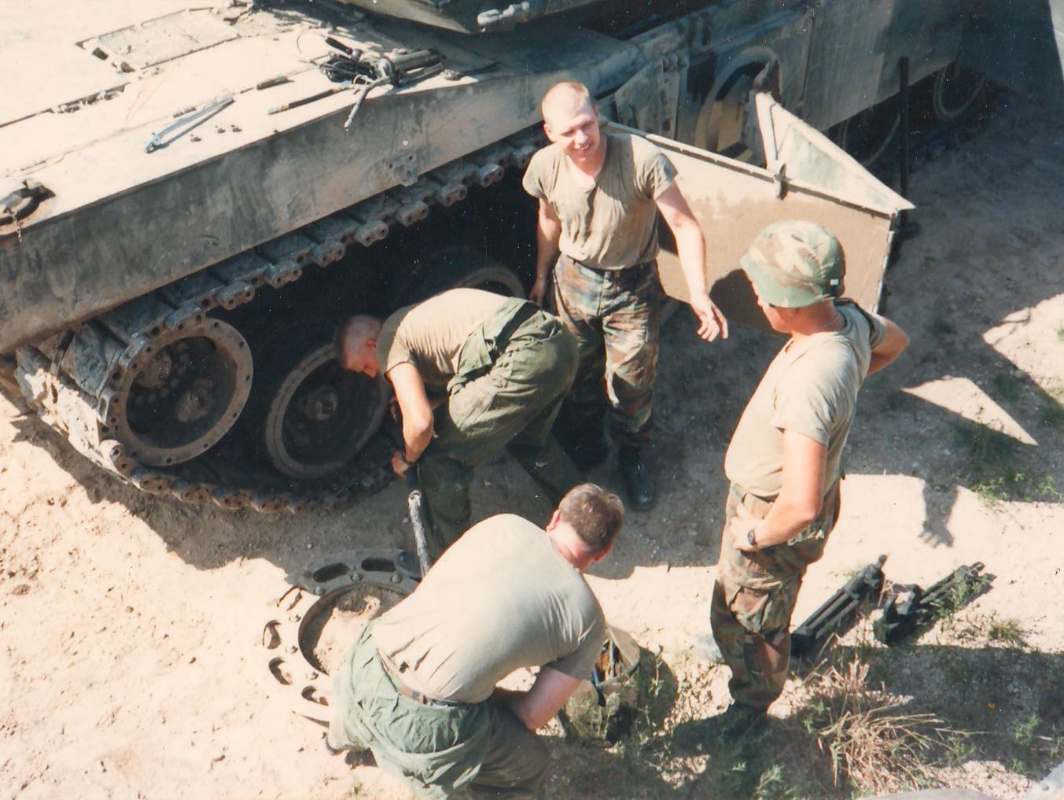 XM1 Abrams Tank - MILITARY VEHICLES - U.S. Militaria Forum