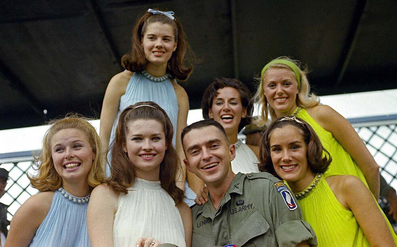 Patches in action: Photos of SSI being worn by the troops. - Page 272 ...