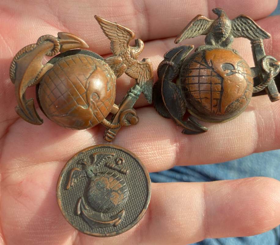 Small USMC grouping with some EGA's a numbered USMC GC medal and ...