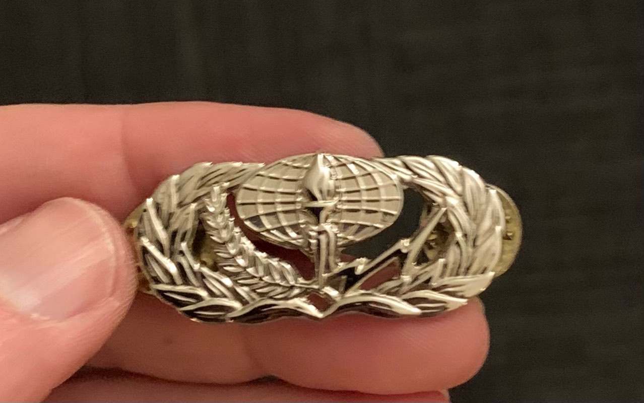 Any idea what is this insigna ? - AIR FORCE (AAC/AAF INCLUDED IN ARMY ...