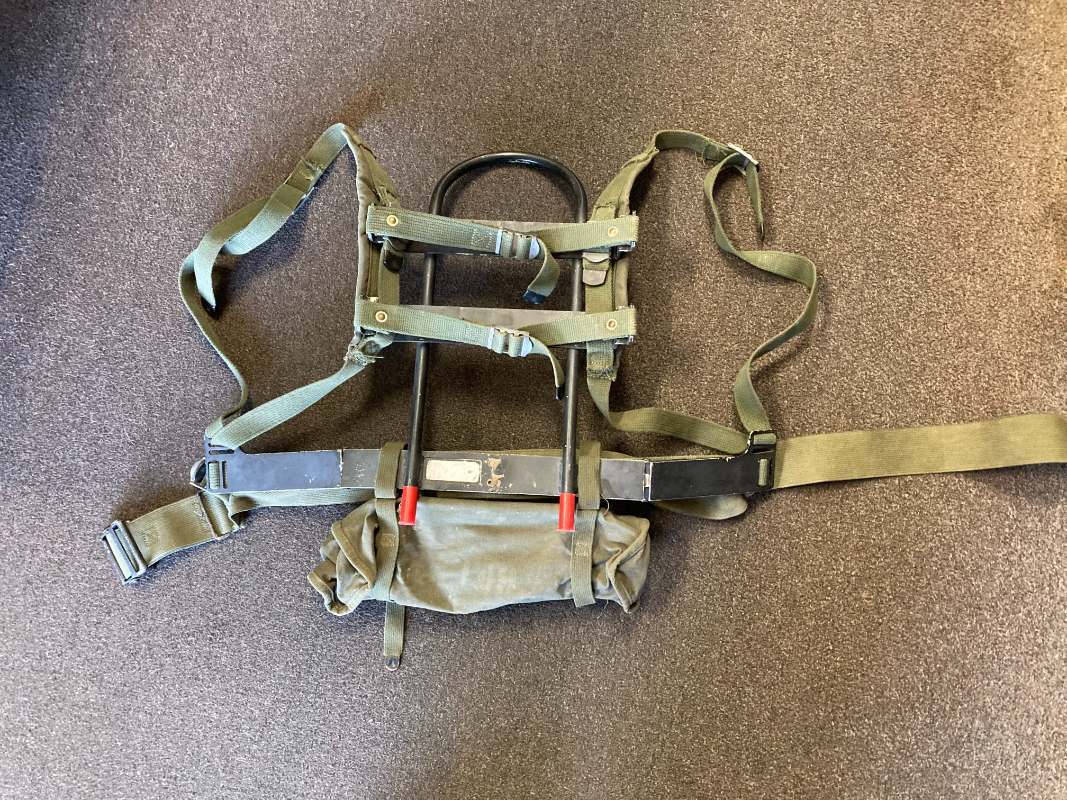 Mystery Pack Frame? - FIELD & PERSONAL GEAR SECTION - U.S. Militaria Forum