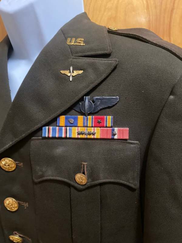 Uniform of a 380th Bomb Group 530th Bomb Squadron Bombadier - UNIFORMS ...