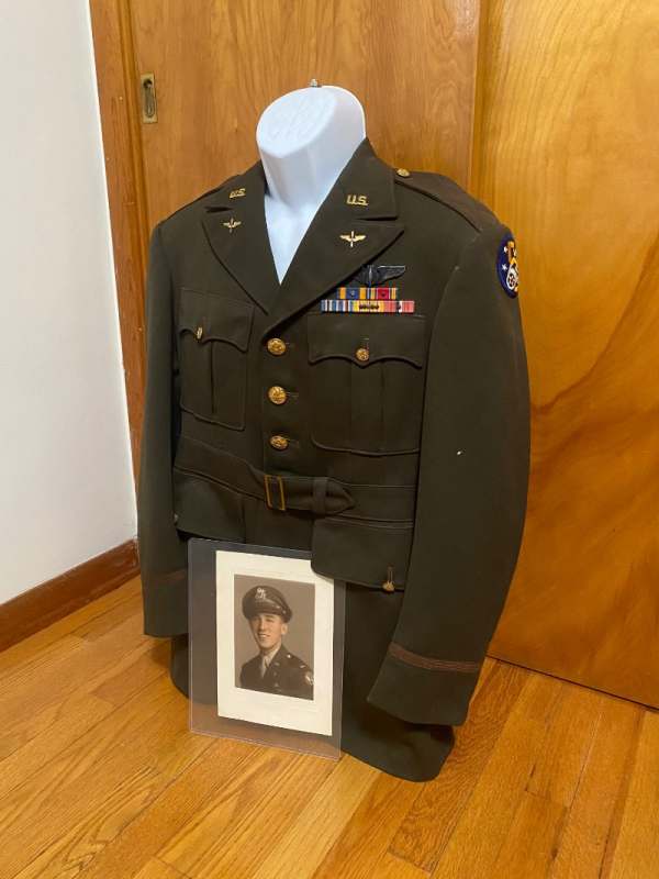 Uniform of a 380th Bomb Group 530th Bomb Squadron Bombadier - UNIFORMS ...