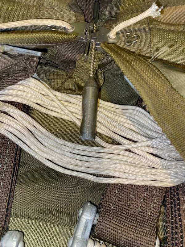 Chain closed back style parachute - SURVIVAL GEAR - U.S. Militaria Forum