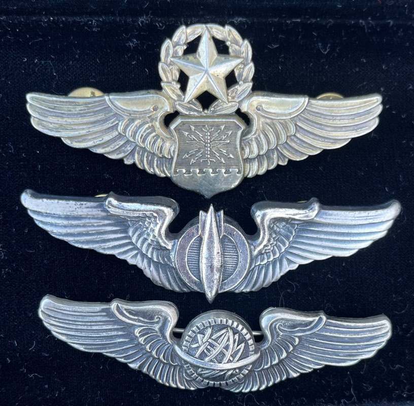 WWII 306th Bomb Group 8th AAF Engraved DFC/AM/PH - MEDALS & DECORATIONS ...