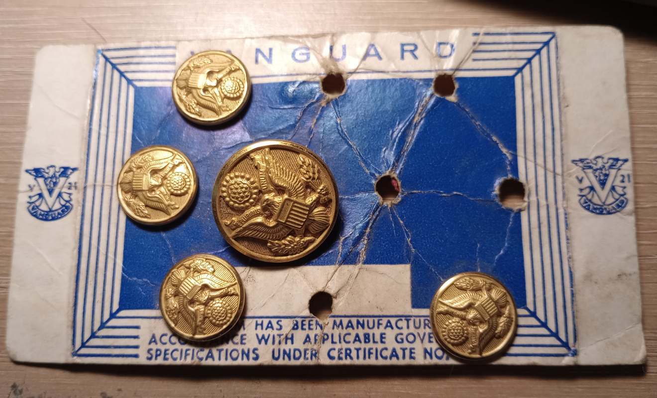 Button question - UNIFORM BUTTONS - U.S. Militaria Forum