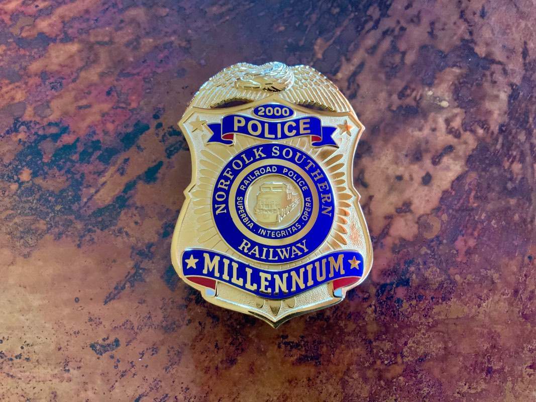 Badge Collection Military Government Police Fire - Page 22 - BADGES ...