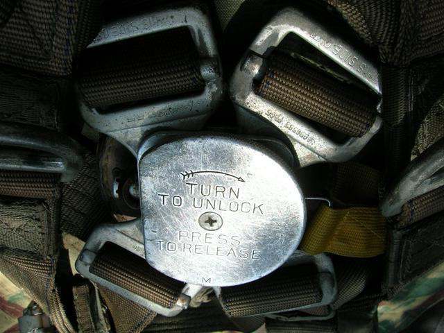 T10 parachute center lock - MILITARY AIRCRAFT & AVIATION - U.S ...