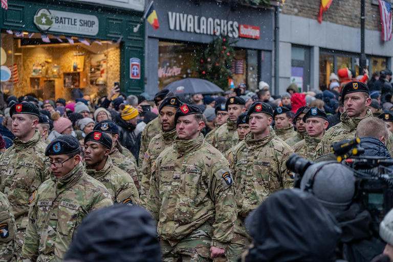 101ST AIRBORNE DIVISION BLUE AIR ASSAULT BERET 1973-1978 - Page 3 ...