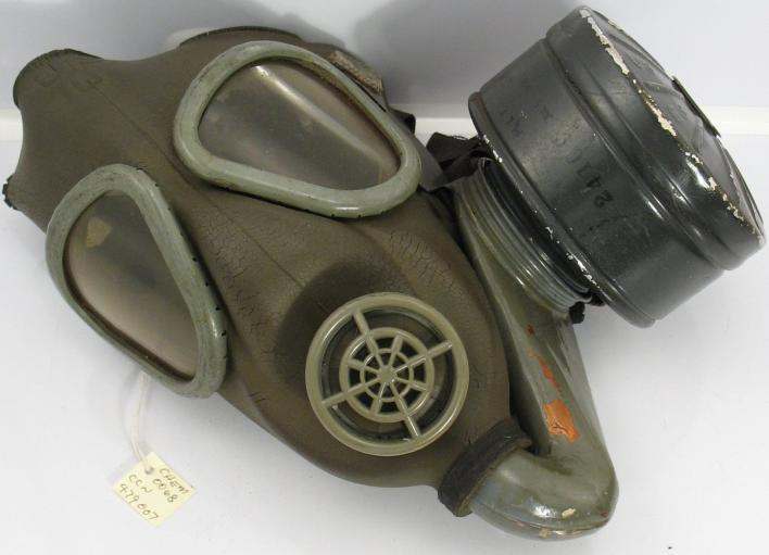 US E6-3-7 Army Assault Gasmask and the M5-11-7 Army Combat Service ...